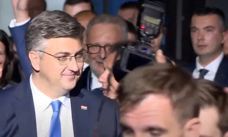 VIC GODINE! ZAPRAVO OVO JE VIC DESETLJEĆA!!! | CRODEX.NET