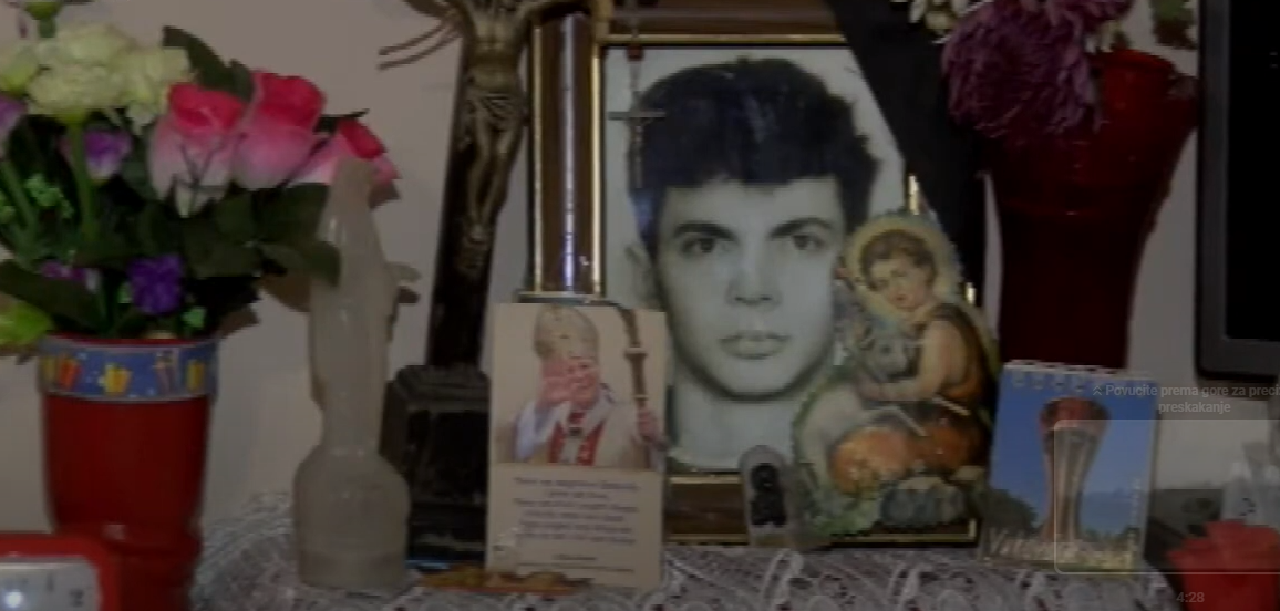 (VIDEO) Ivan Ivanika, heroj s vukovarskog vodotornja: Priča o hrabrom ...